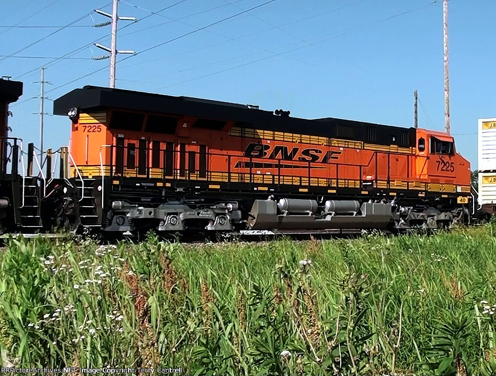 BNSF 7225